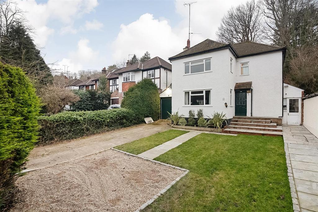 Whyteleafe Hill, Whyteleafe CR3 3 bed detached house for sale - £625,000