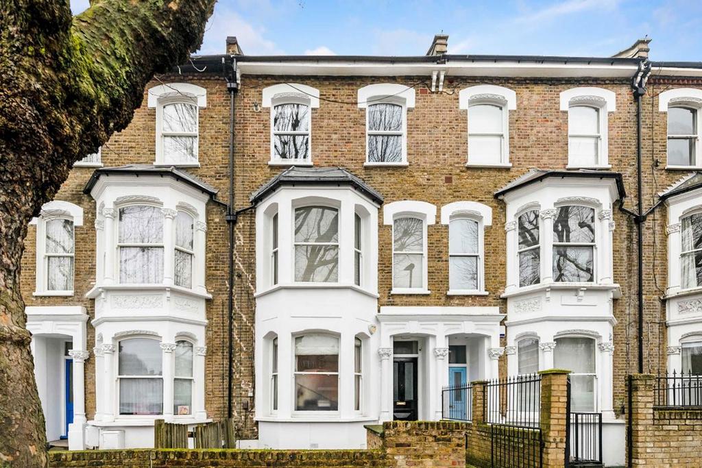 Hanley Road, London N4 2 bed flat for sale - £700,000