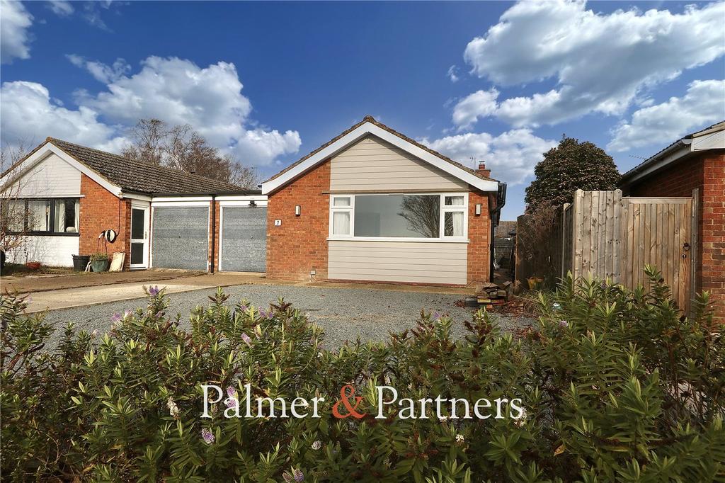 Woodlands, Chelmondiston, Ipswich... 3 bed bungalow for sale - £375,000
