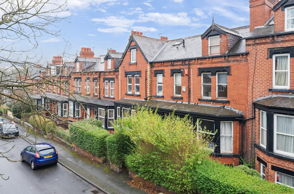 Delph Lane, Woodhouse, Leeds, LS6 5 bed terraced house for sale - £200,000