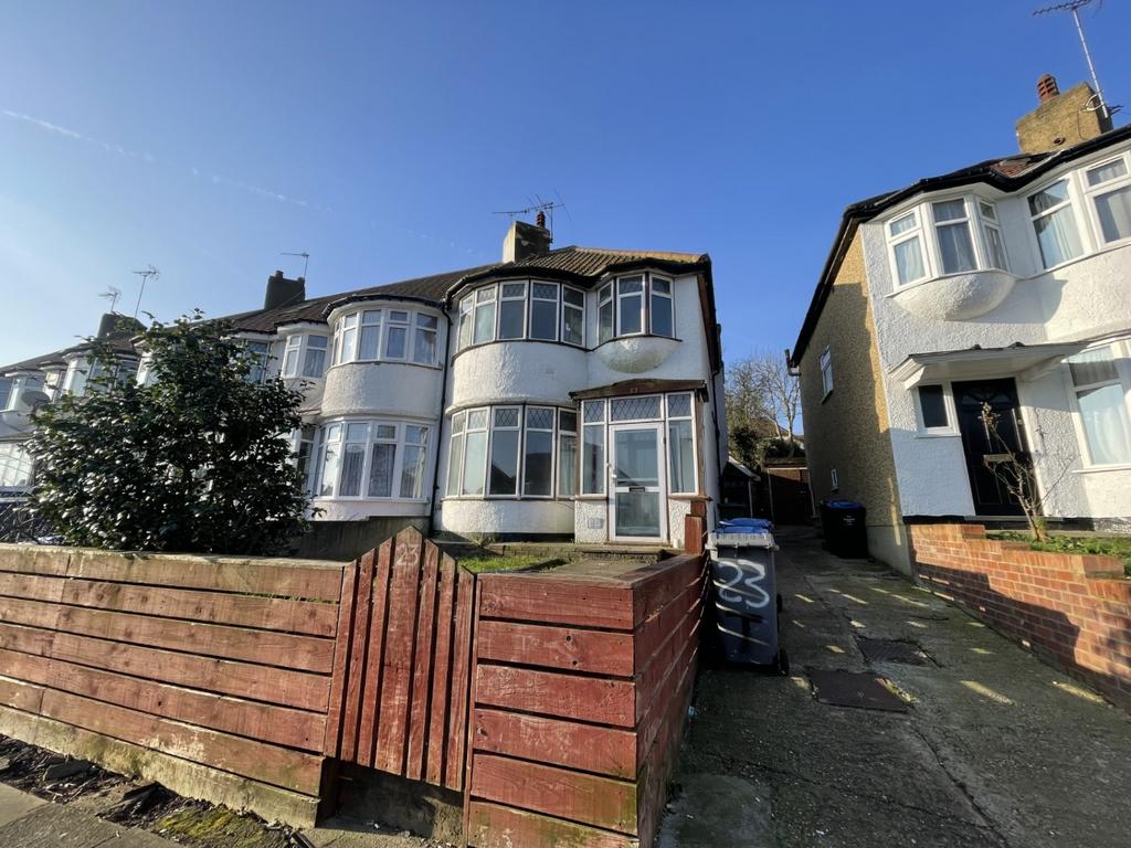 The Ridgeway, London, Greater London... 4 bed semi-detached house - £ ...