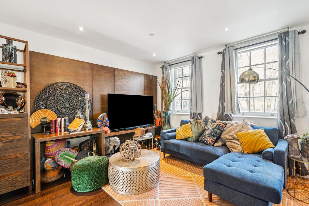 King Henry Terrace, The Highway... 1 bed flat - £1,733 pcm (£400 pw)