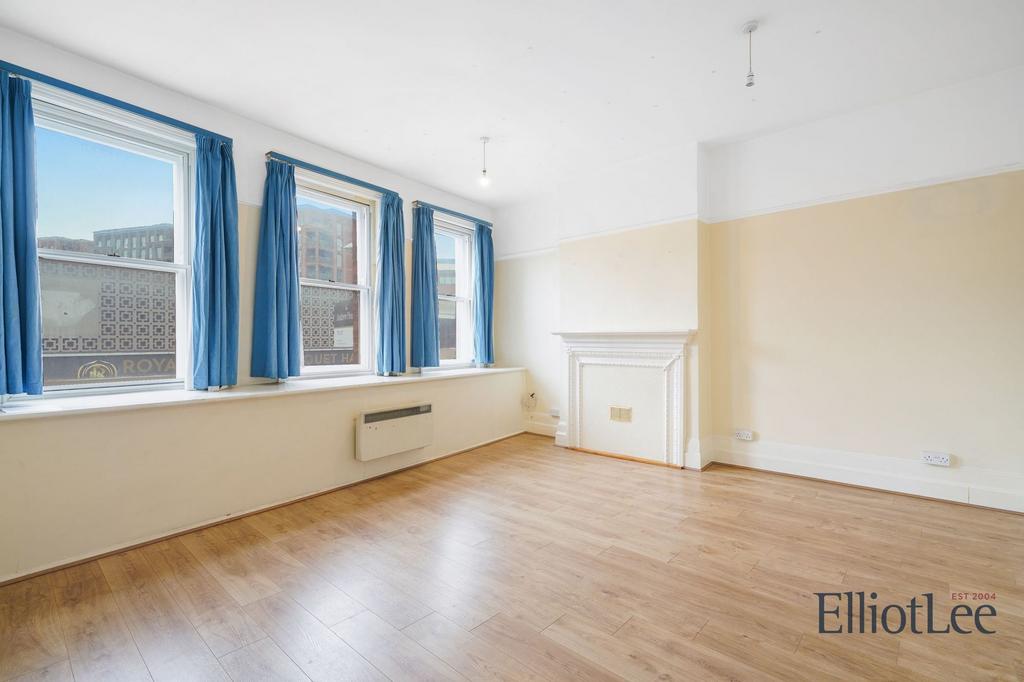 Station Road, Harrow HA1 3 bed flat to rent - £2,250 pcm (£519 pw)