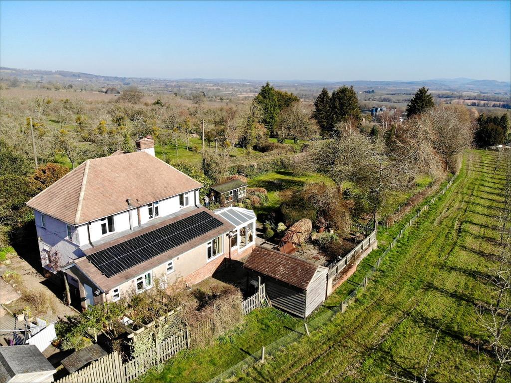 Much Marcle, Ledbury, Herefordshire, HR8 4 bed detached house - £600,000