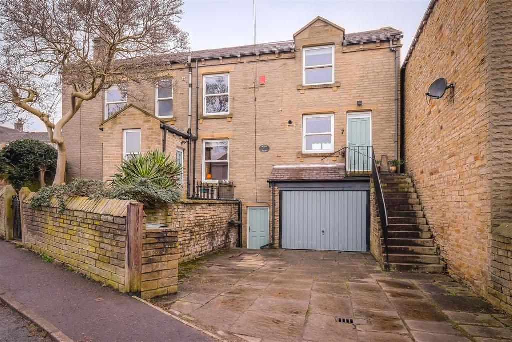 Spout House Lane, Brighouse 4 bed character property for sale - £425,000