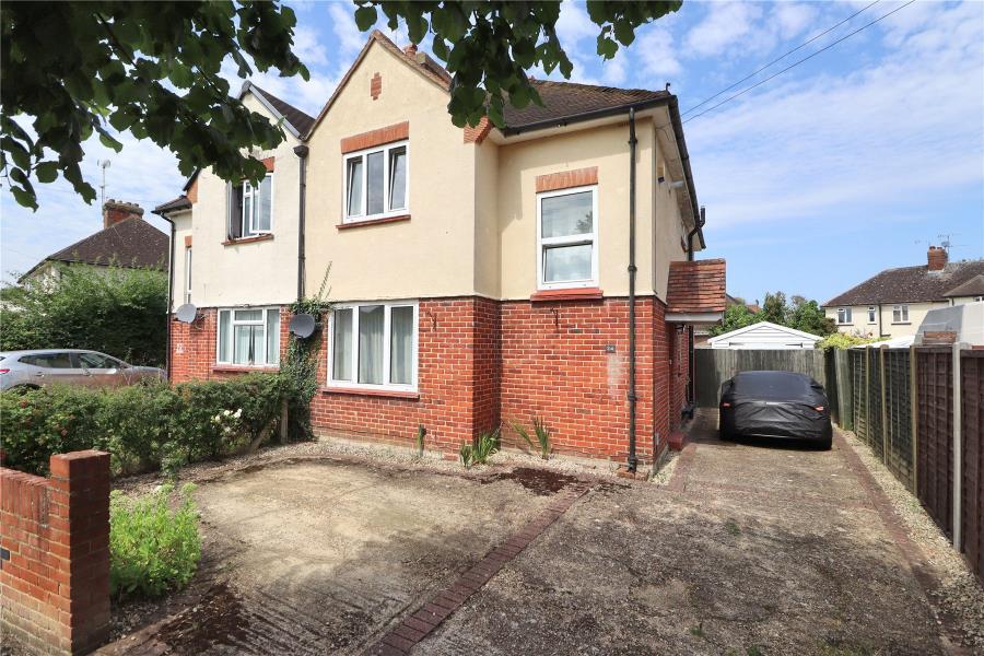 24 Balfour Avenue, Woking GU22 3 bed semi-detached house to rent - £ ...