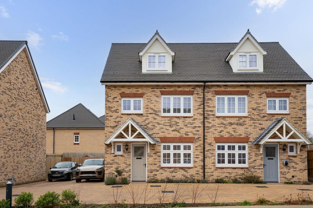 Red Admiral Street, Ely, CB7 4 bed semi-detached house - £440,000