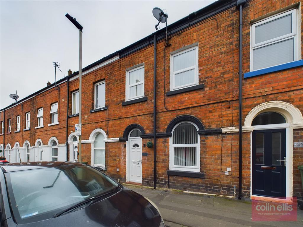 Victoria Street, Scarborough 2 bed terraced house - £115,000