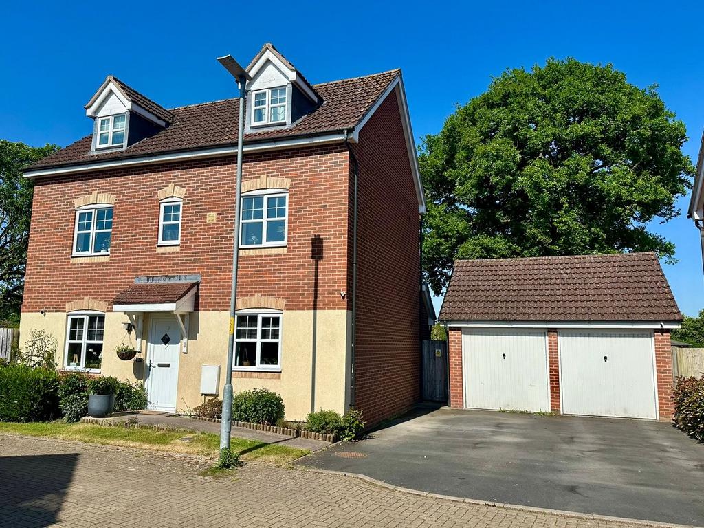 Bredon Drive, Kings Acre, Hereford, HR4 4 bed detached house for sale ...