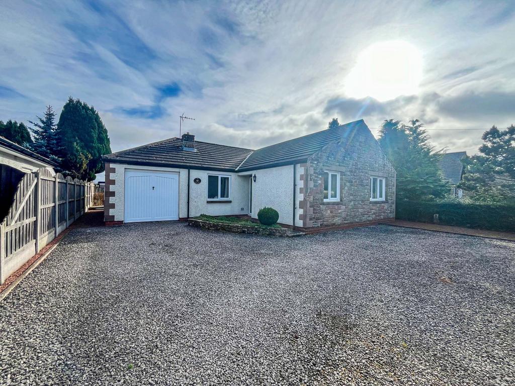 Harker, Carlisle, CA6 3 bed detached bungalow for sale - £250,000