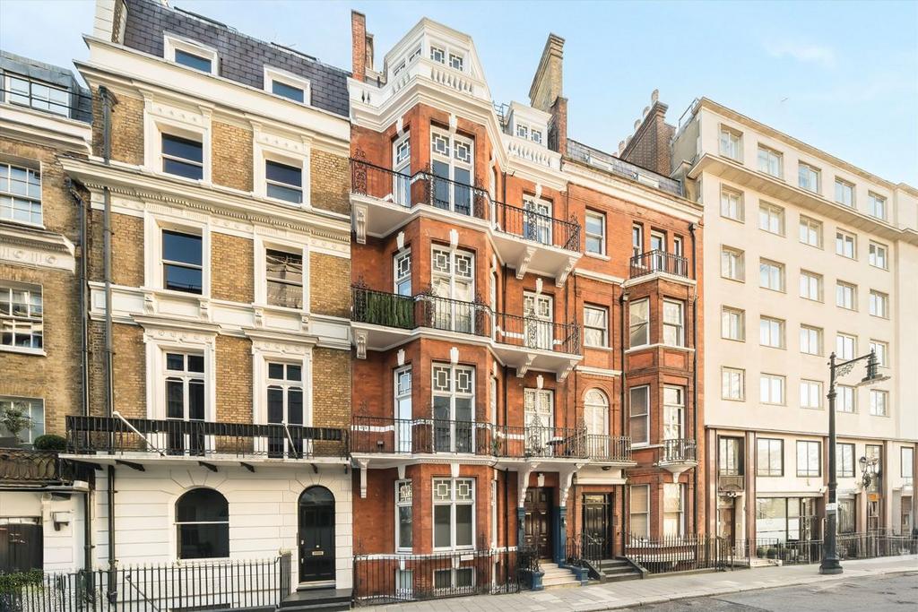 Half Moon Street, London W1J 1 bed flat - £3,597 pcm (£830 pw)