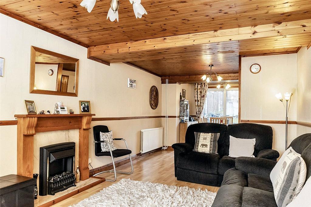 Wold Close, Crawley RH11 3 bed terraced house - £350,000