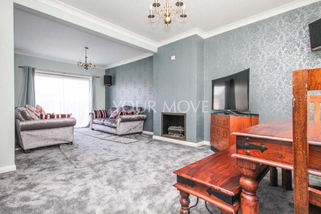 Pettits Close, Romford RM1 3 bed semi-detached house - £1,900 pcm (£438 pw)