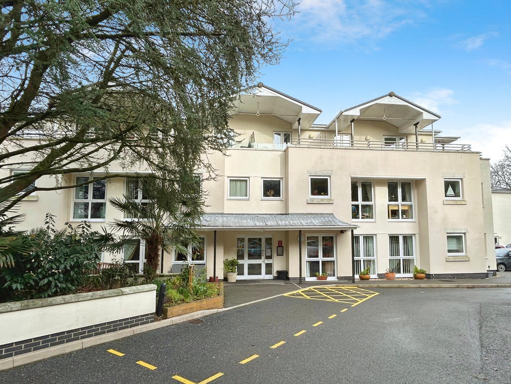 Station Road, Plymouth, PL7 1 bed apartment - £140,000