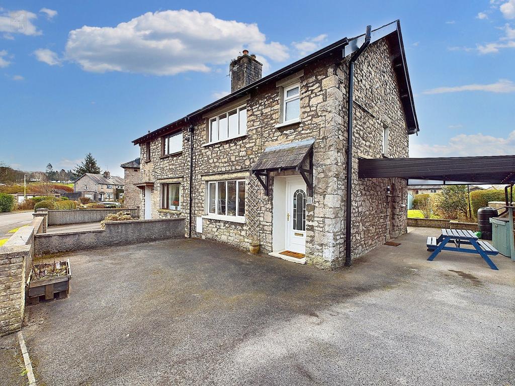 Castle Oval, Kendal LA9 3 bed house for sale - £325,000