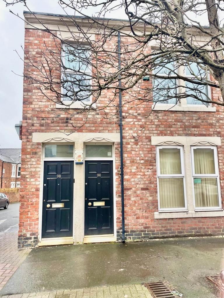 Windsor Avenue, Gateshead NE8 2 bed flat to rent - £595 pcm (£137 pw)