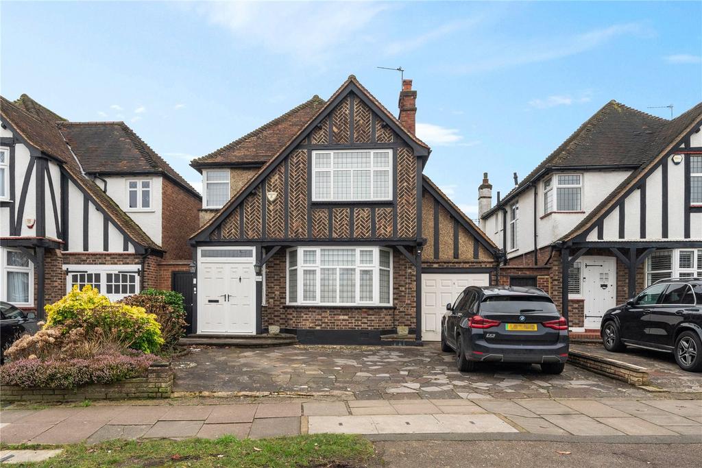 Green Lane, Edgware, HA8 3 bed detached house - £850,000