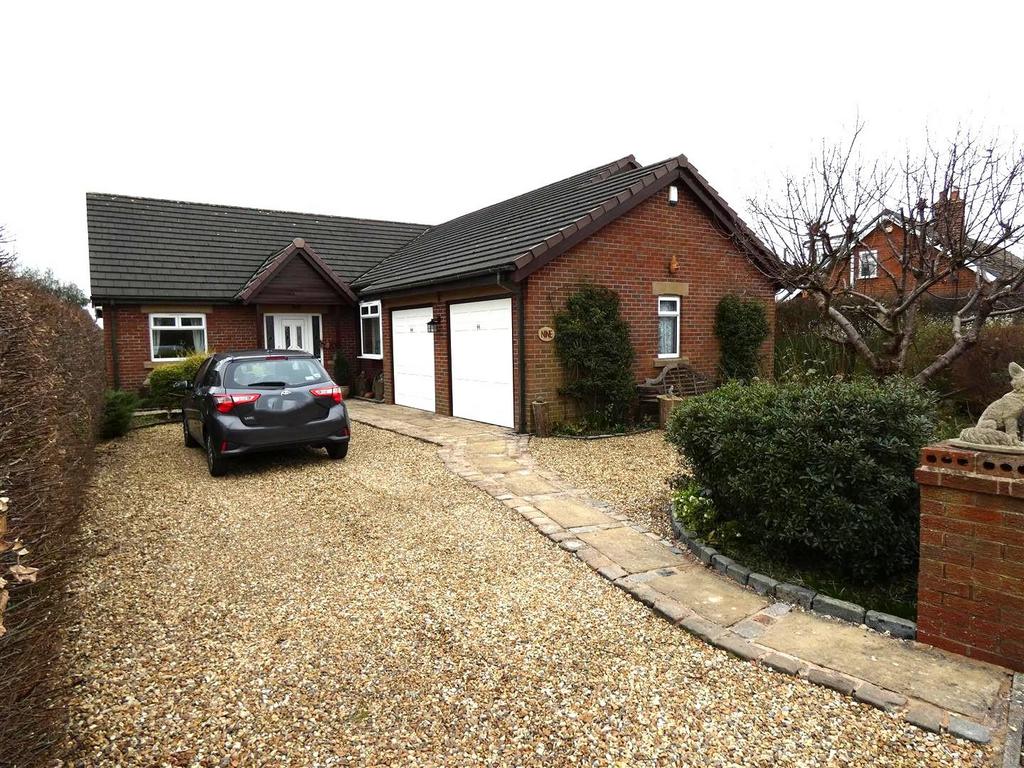 Green Lane West, Freckleton PR4 3 bed house - £455,000