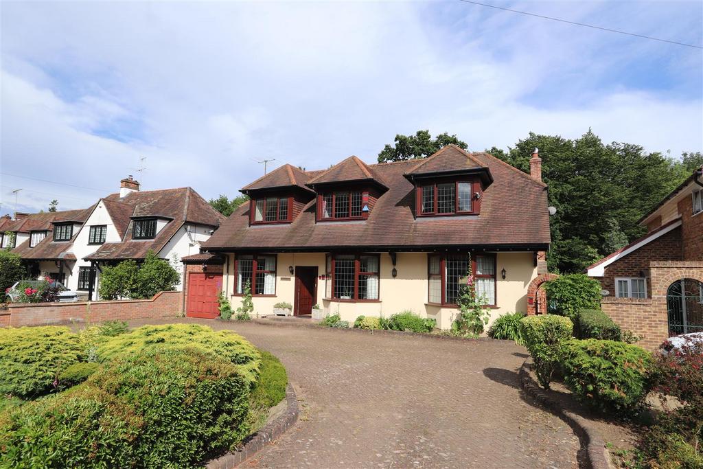 Alexander Lane, Hutton, Brentwood 4 bed detached house - £1,295,000