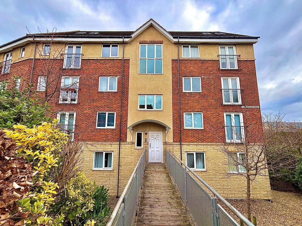 Chillingham Road, Heaton, Newcastle... 2 bed apartment for sale - £135,000