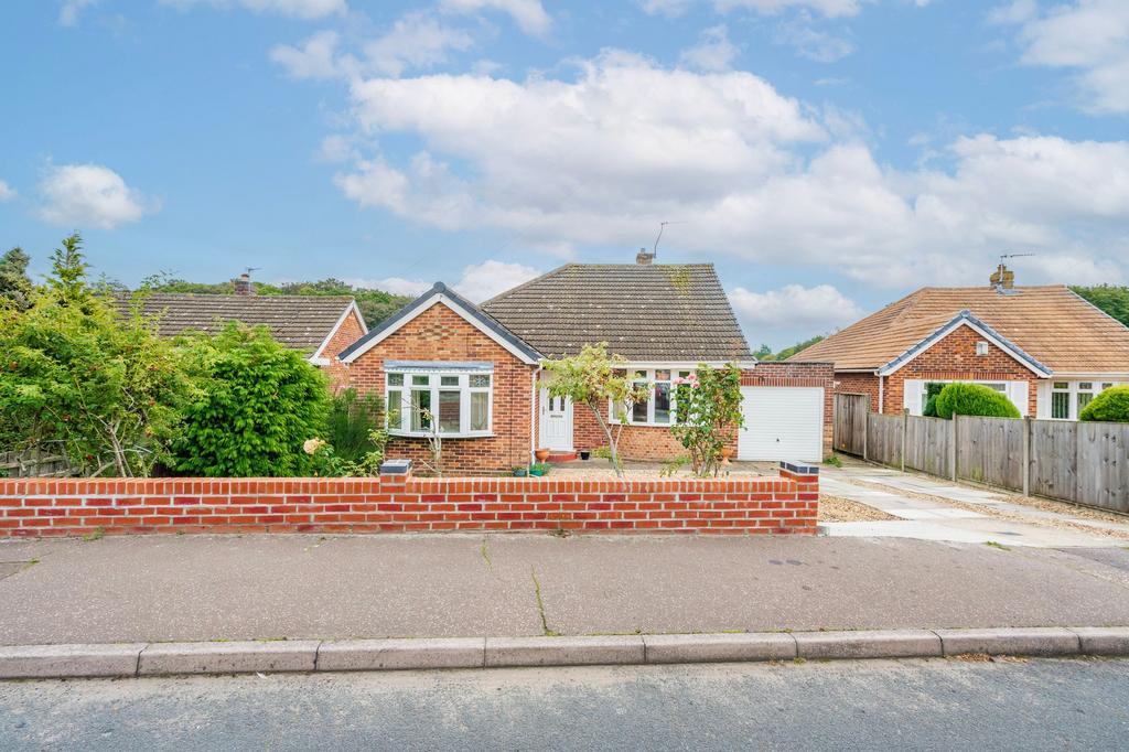 Partridge Way, Norwich 3 bed detached bungalow for sale - £280,000