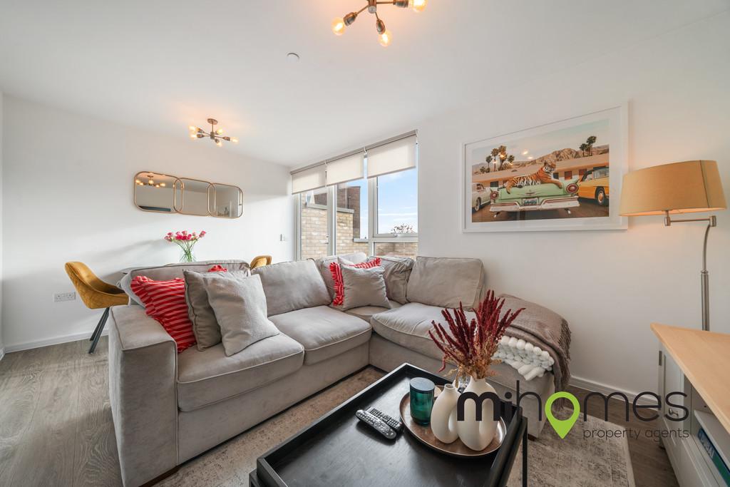 Welham Road, Southgate 2 bed apartment to rent - £2,250 pcm (£519 pw)