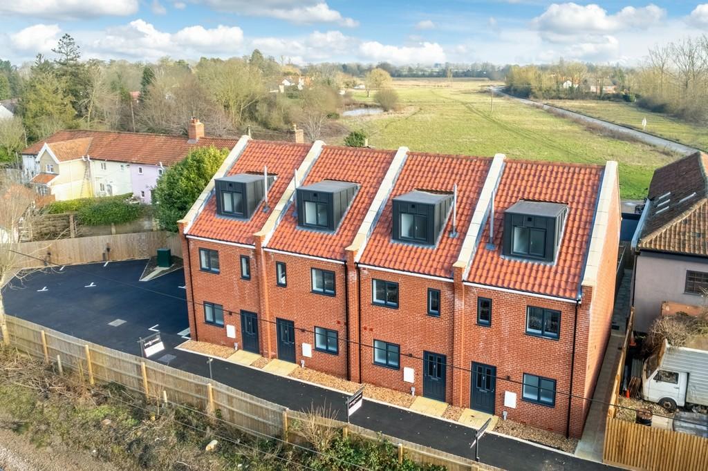 Mellis, Eye 3 bed mews for sale - £270,000