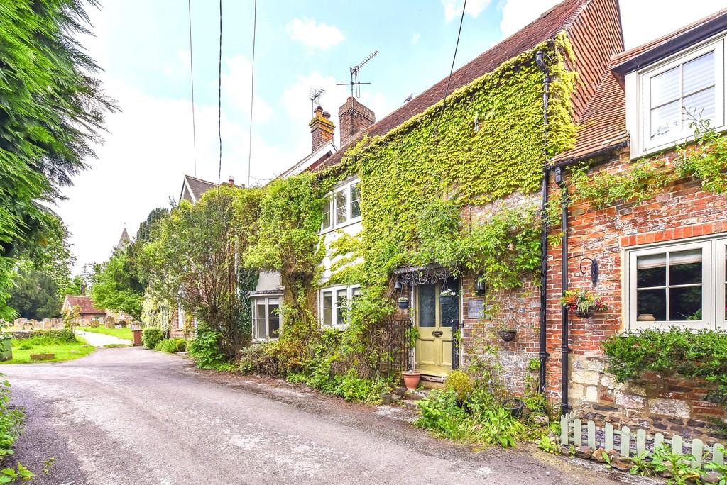 Church Street, Liss GU33 3 bed terraced house for sale - £400,000