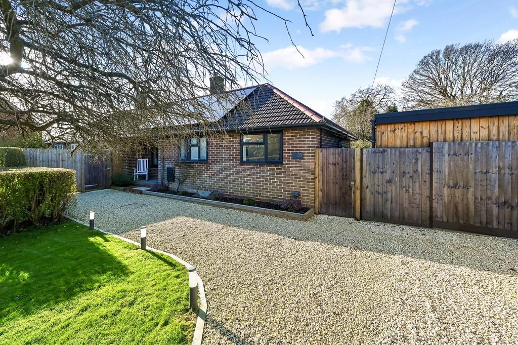 Hays Cottages, Petersfield GU32 2 bed semi-detached bungalow for sale ...