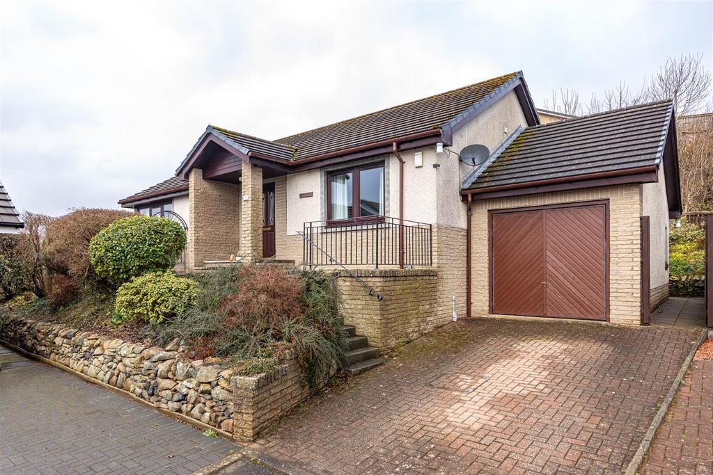 7 Leyden Park, Clovenfords, Galashiels 3 bed detached bungalow - £325,000