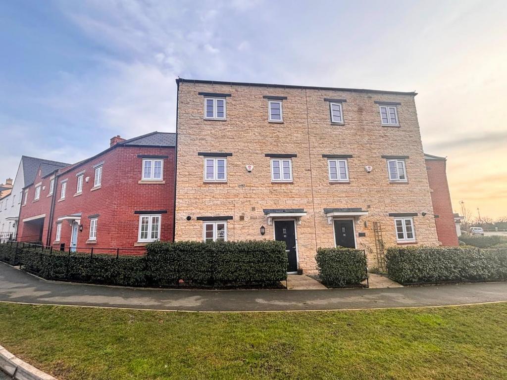Poppyfield Road, Wootton Fields... 3 bed townhouse for sale - £325,000