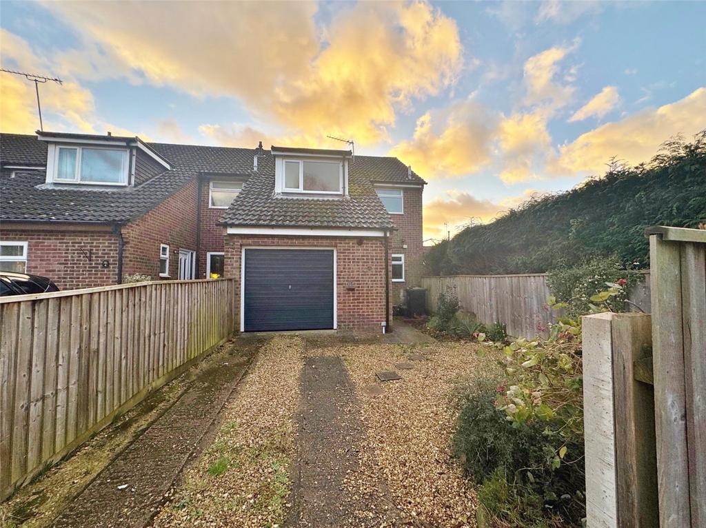 Monmouth Drive, Verwood, Dorset, BH31 3 bed semi-detached house - £ ...
