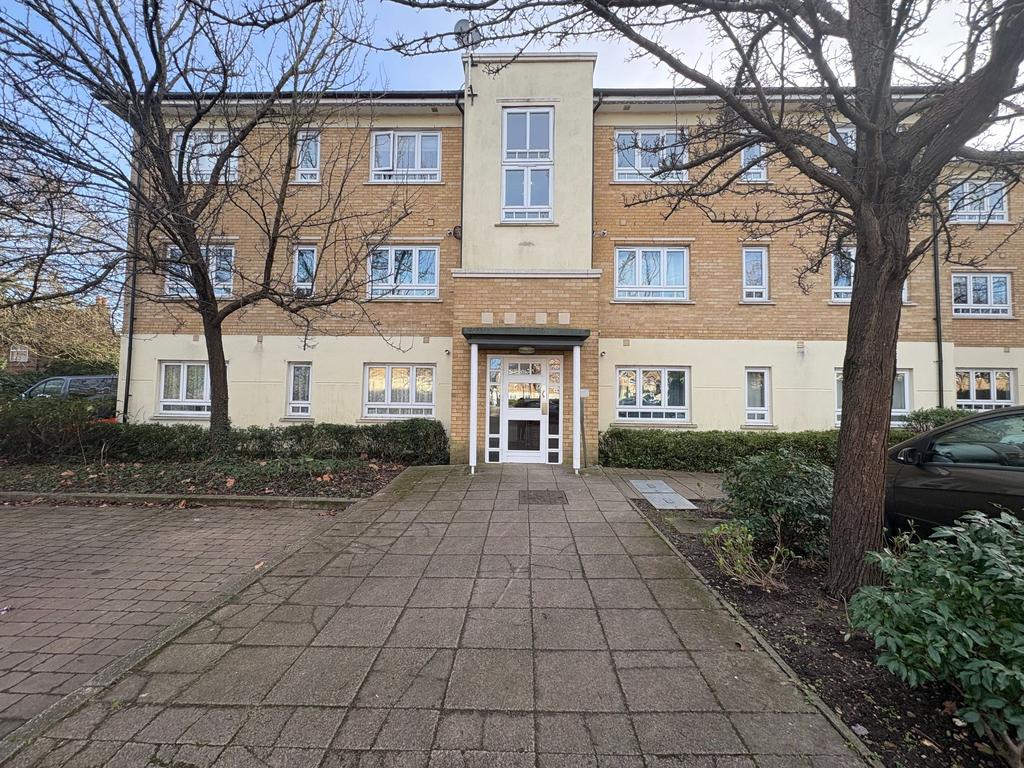 Flat, Topaz Court, Feltham 1 bed flat - £225,000
