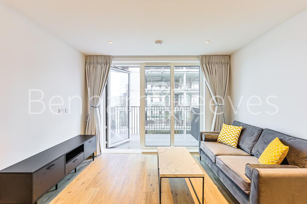 Viola House, Greenleaf Walk UB1 1 bed apartment - £1,750 pcm (£404 pw)