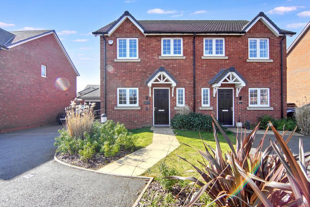 Burrow Hill Lane, Kenilworth CV8 2 bed semi-detached house - £330,000