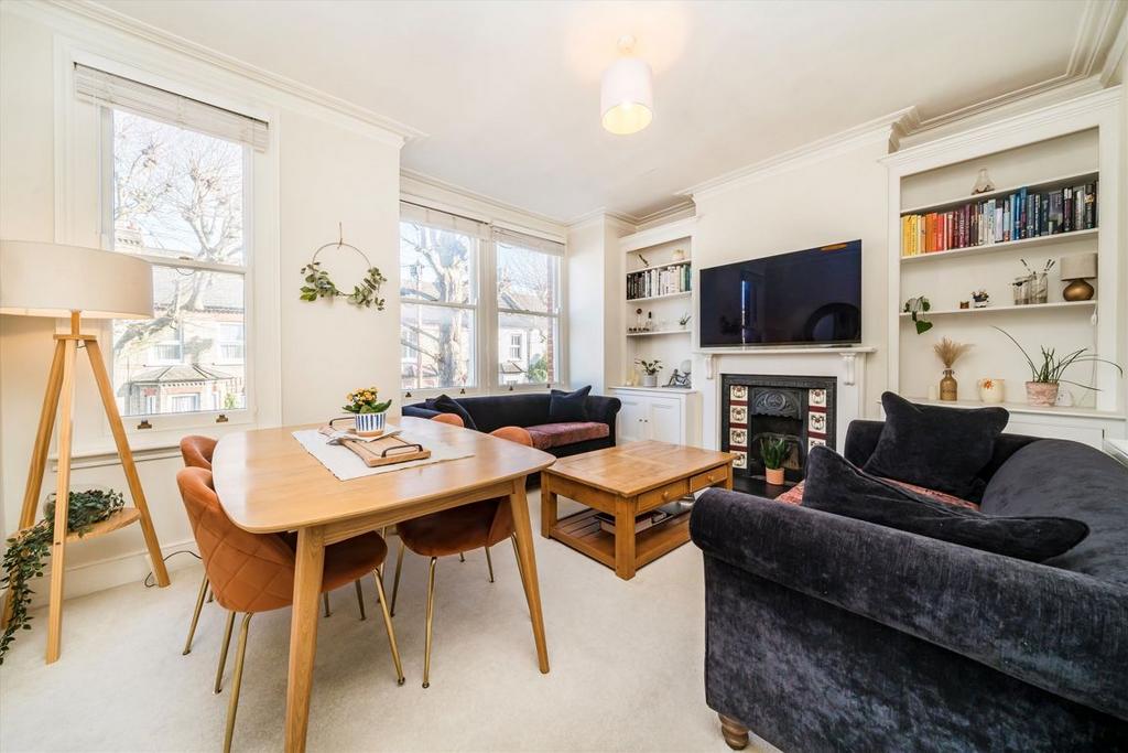 Sellincourt Road, London SW17 2 bed flat for sale - £600,000