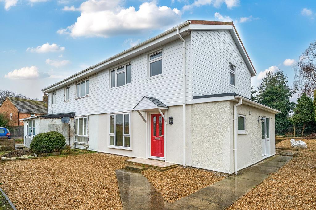 Harcourt Green, Wantage OX12 3 bed semi-detached house - £1,500 pcm (£ ...