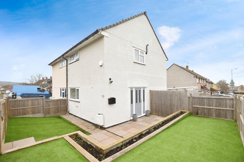 Witch Hazel Road, Bristol 2 bed semi-detached house - £270,000