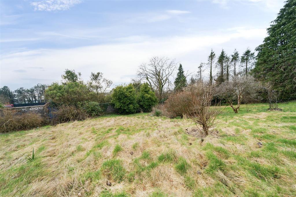 Heol Las, Cross Hands, Llanelli 3 bed detached bungalow for sale - £250,000