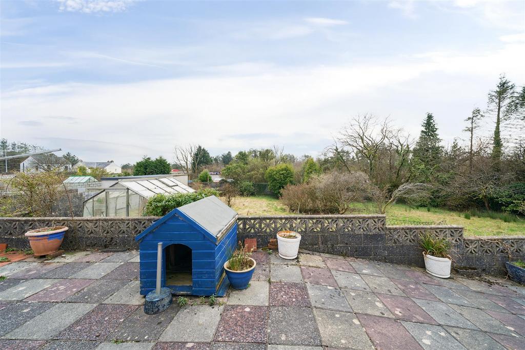 Heol Las, Cross Hands, Llanelli 3 bed detached bungalow for sale - £250,000