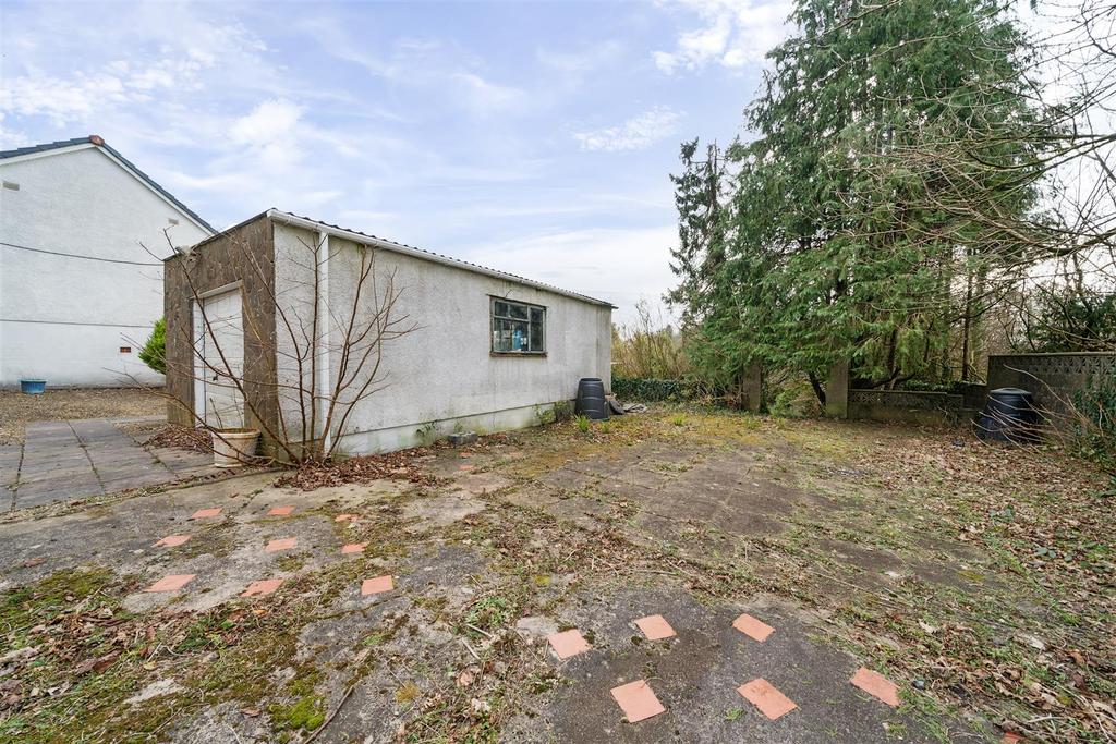Heol Las, Cross Hands, Llanelli 3 bed detached bungalow for sale - £250,000