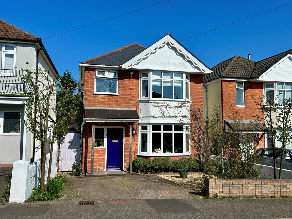 Wroxham Road, BRANKSOME, BH12 3 bed detached house for sale - £450,000