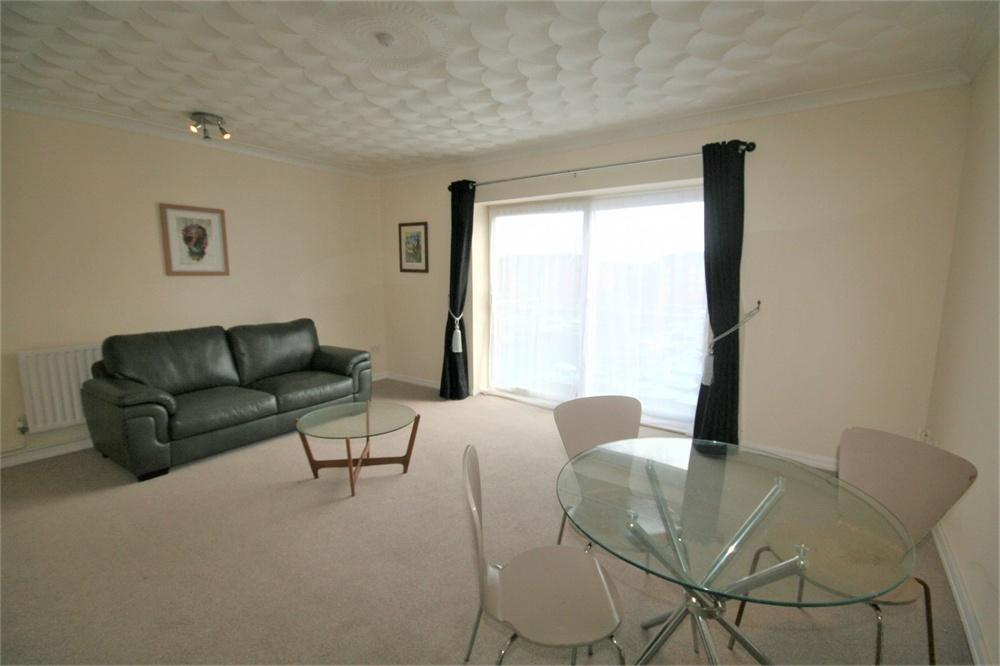 Squire Court, Maritime Quarter... 2 bed apartment - £975 pcm (£225 pw)