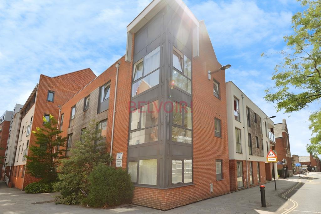 Castle Way, Southampton SO14 2 bed flat to rent - £1,200 pcm (£277 pw)