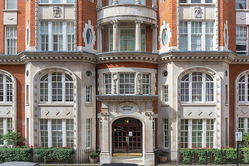 Basil Street, Knightsbridge, London, SW3 3 bed flat to rent - £7,583 ...
