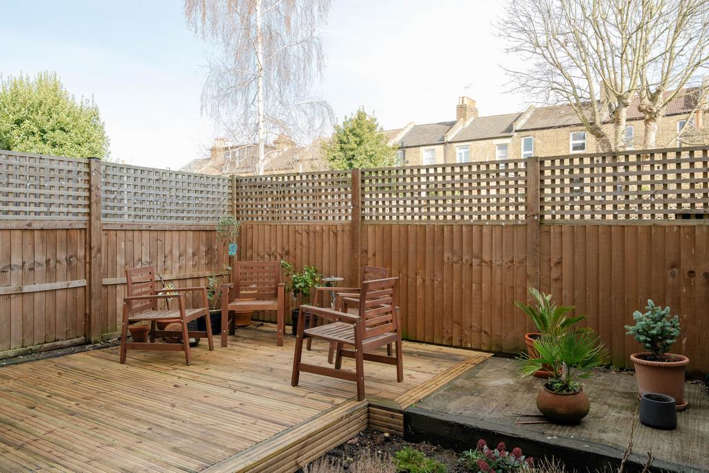 London SE22 2 bed flat for sale - £510,000