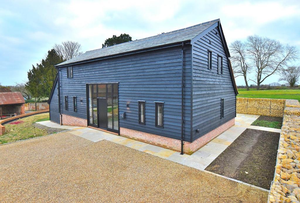 Broxted Hall, Brick End, Broxted, Dunmow 3 bed barn conversion - £2,900 ...