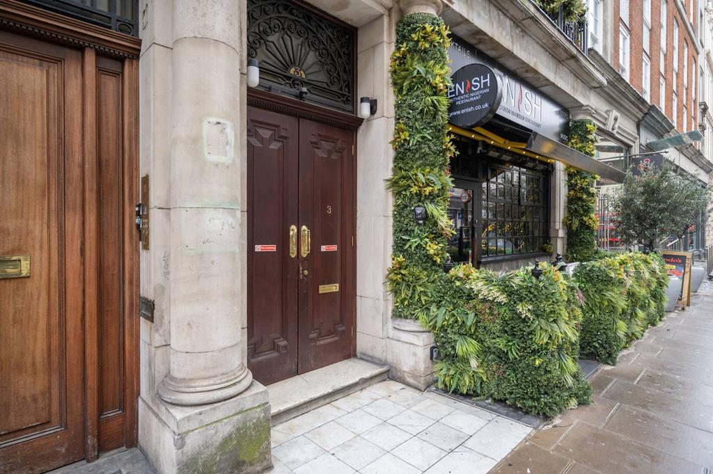 Berners Street, Fitzrovia, London, W1T 2 bed flat for sale - £1,000,000