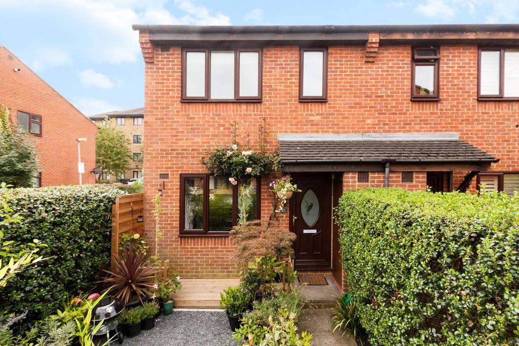 Campbell Close, Streatham, London, SW16 1 bed semi-detached house for ...
