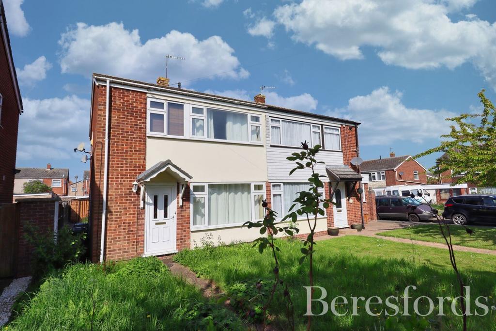 Meadow Way, Latchingdon, CM3 3 bed semi-detached house - £290,000
